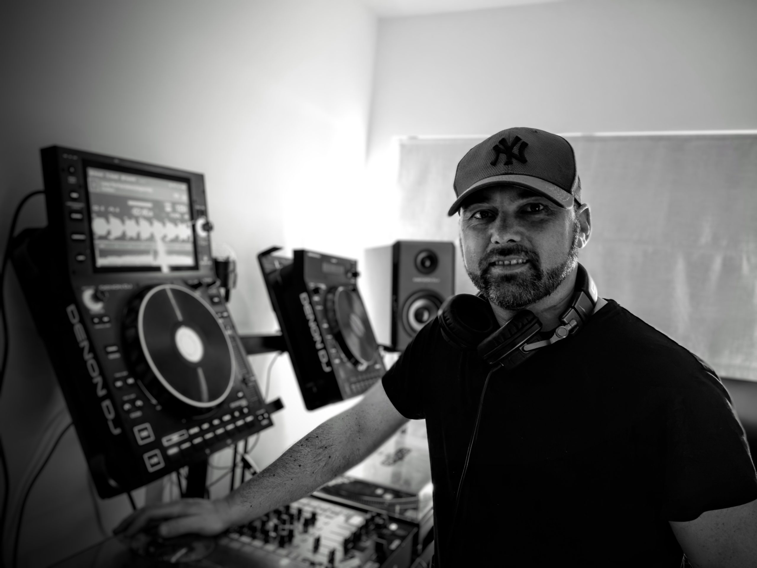 ADAM CHARLTON - We Get Lifted Radio